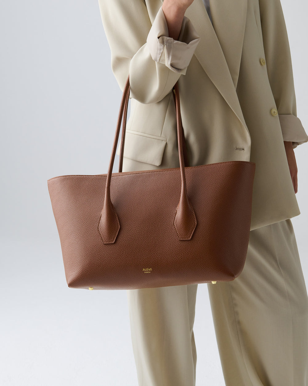 IDA in Maroon Red - Versatile Leather Shopper for Women | ALEMI Zurich